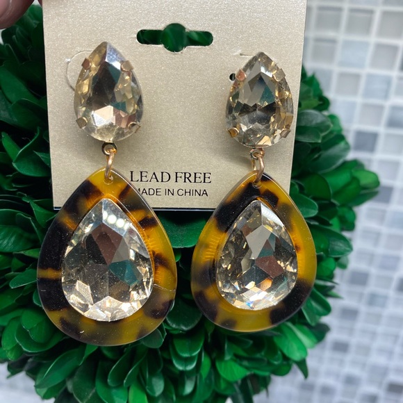 Natasha Couture | Jewelry | Natasha Nwt Stone Marble Resin Earring ...